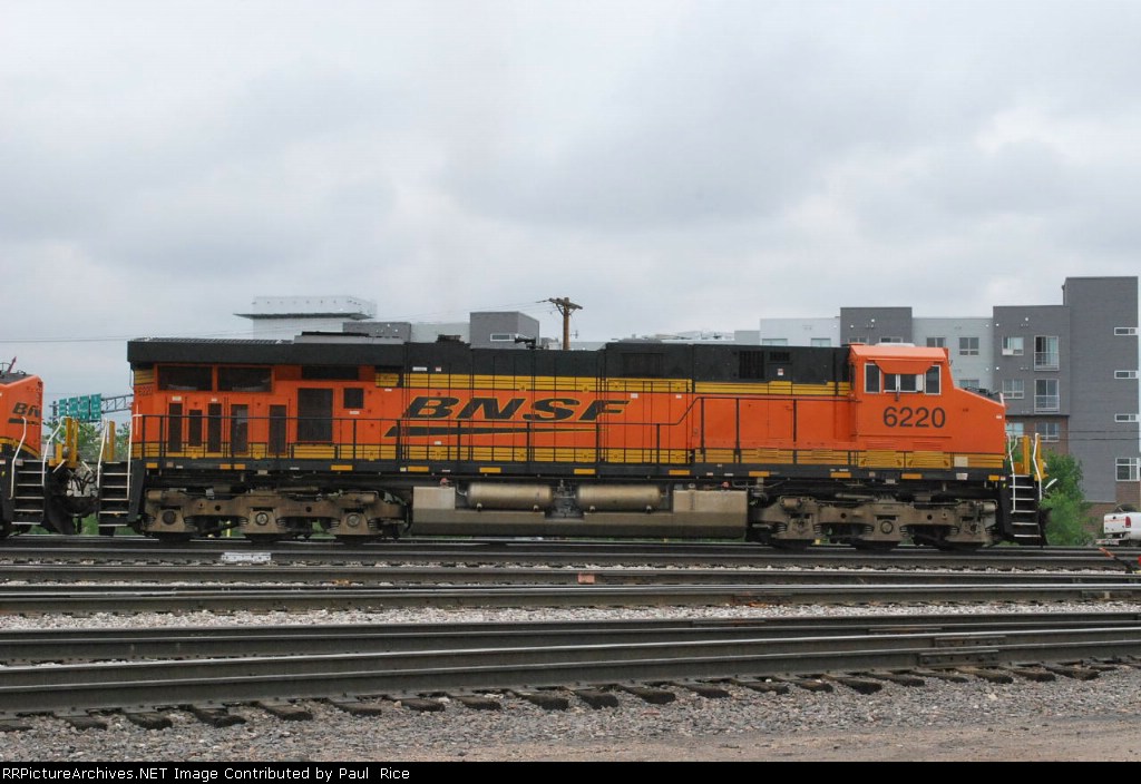 BNSF 6220